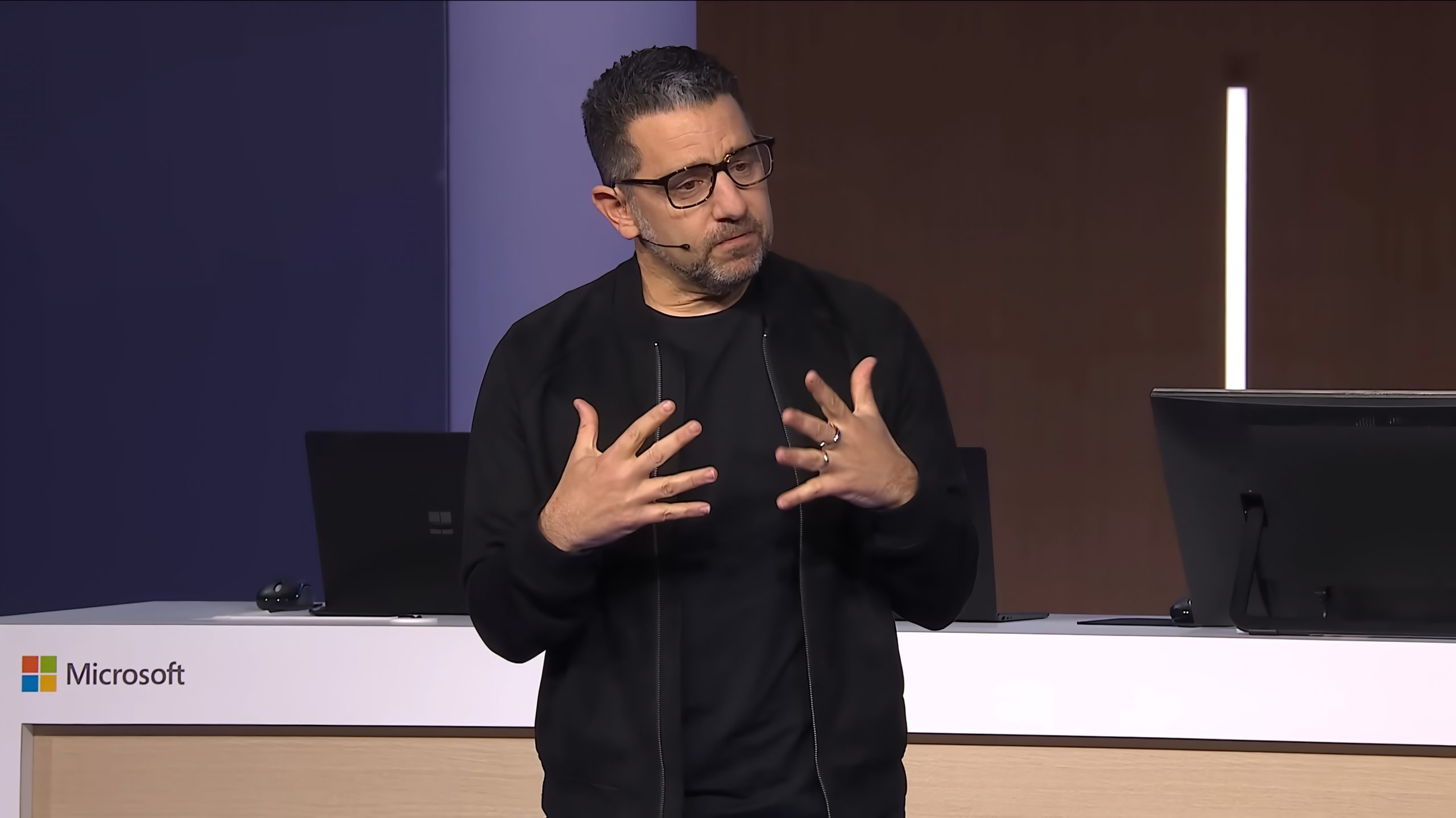 Panos Panay, líder de Surface y Windows, se va de Microsoft