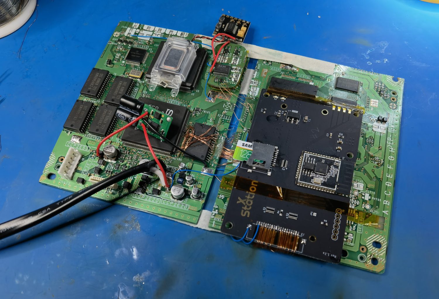 Convierten la PS1 en una consola portátil ideal para los nostálgicos