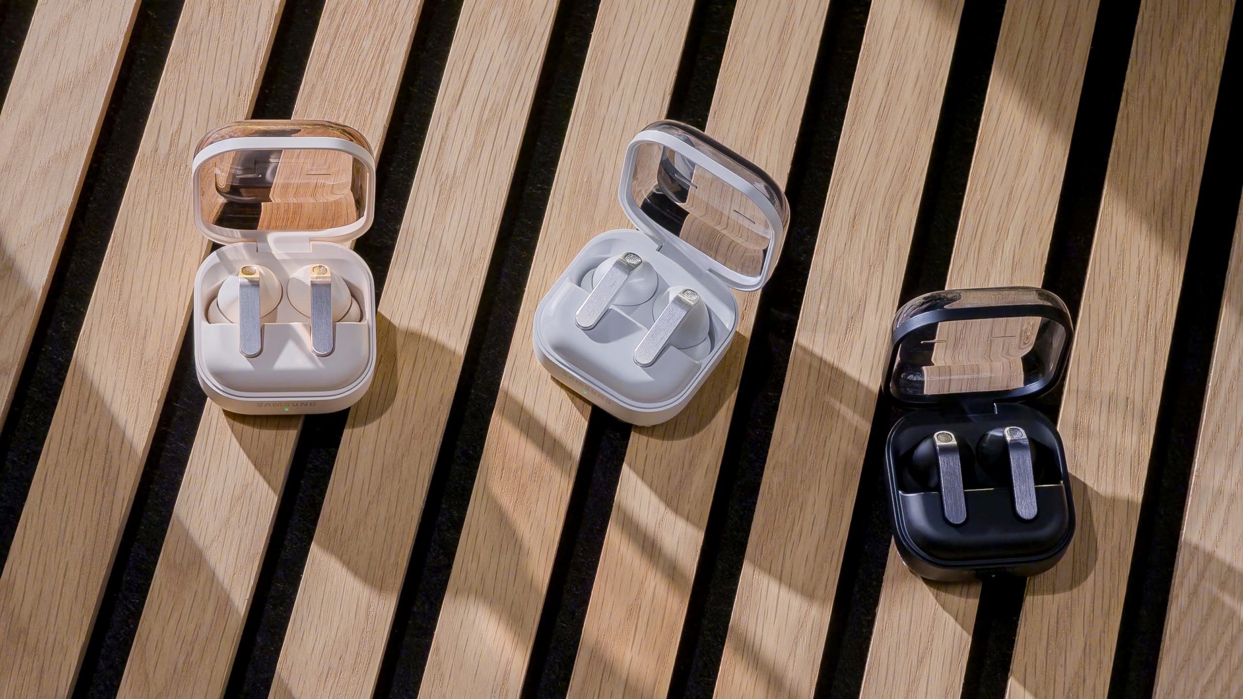 Los Galaxy Buds 4 y Buds 4 Pro están aquí: Samsung cambia diseño y ...